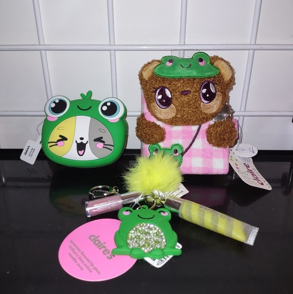 Claire's | Accessories | Nwt Cute Frog Themed Bundle | Poshmark